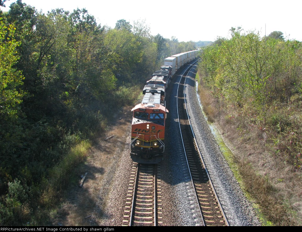BNSF 7628 eastbound stack